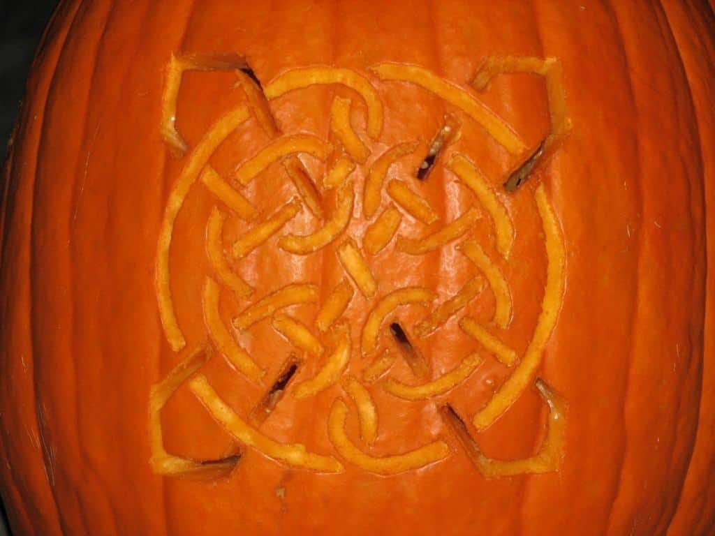 Katherine the Great » Blog Archiv » Celtic Knot Pumpkin